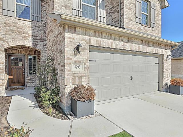 9295 Inland Leather Lane