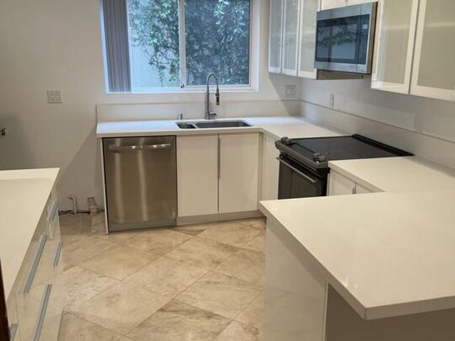 9297 Burton Way, Unit 1, Beverly Hills, CA 90210 | MLS #26658 | Compass