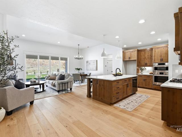 9297 W Gladiola Lane