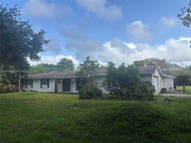 9290 SW 104th St, Miami, FL 33176