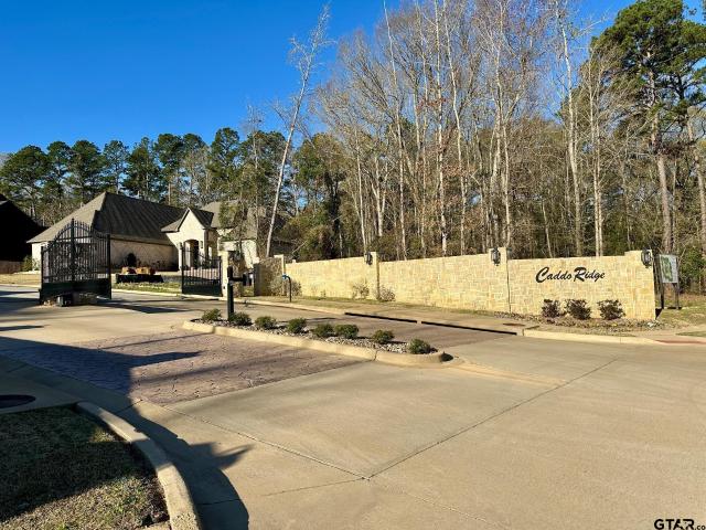 9291 Caddo Rdg Cv, Tyler, TX 75703 | MLS #26000 | Compass