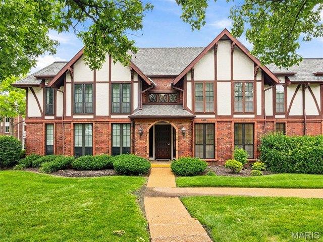929 Claytonbrook Dr Apt 2, Ballwin, MO 63011