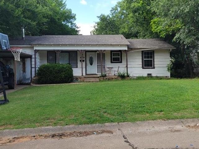 929 Crabtree Cv, Midwest City, OK 73110