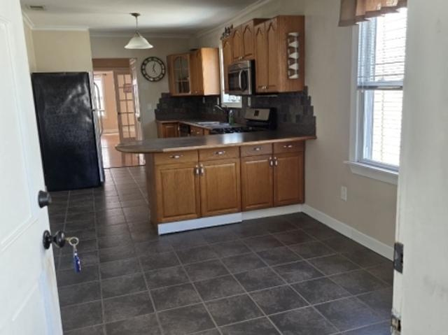 929 Adams Ave