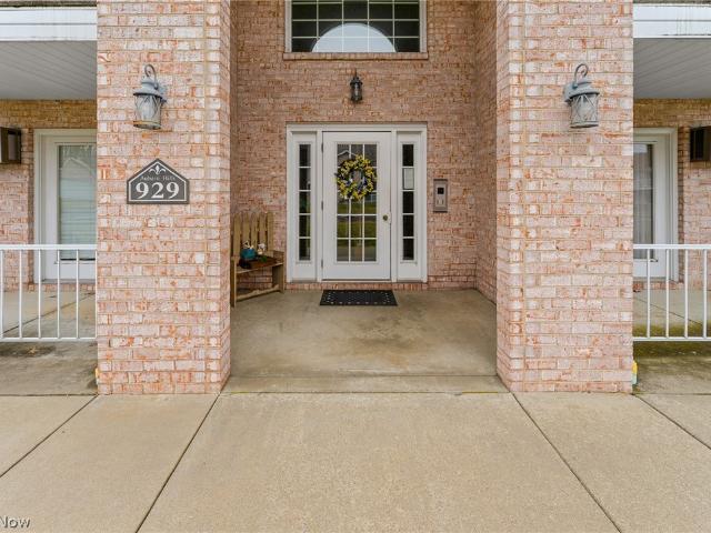 929 Auburn Hills Drive 1