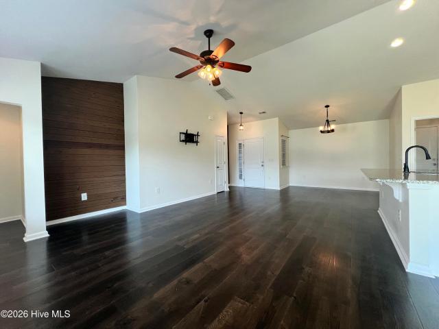 929 Brewster Court SW