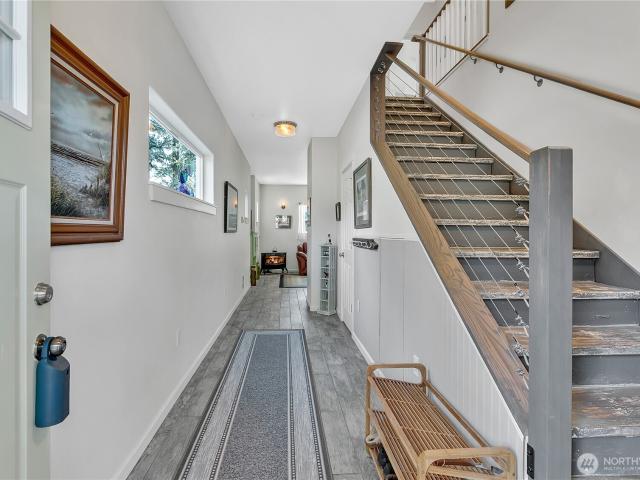929 Discovery Avenue SE