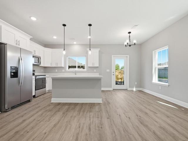 929 Kenzie Ln, Fort Walton Beach, FL 32547
