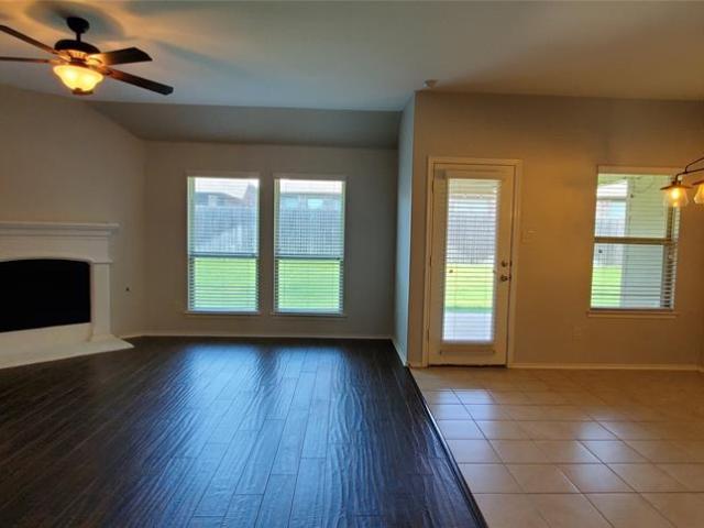 929 Lake Woodland Drive