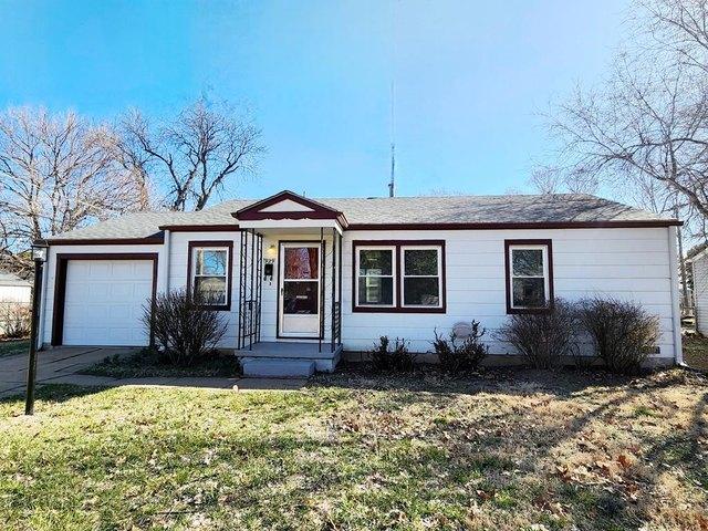 929 Lewis Ave, Salina, KS 67401