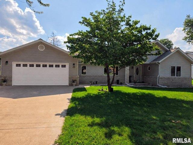 929 N 3rd St, Riverton, IL 62561