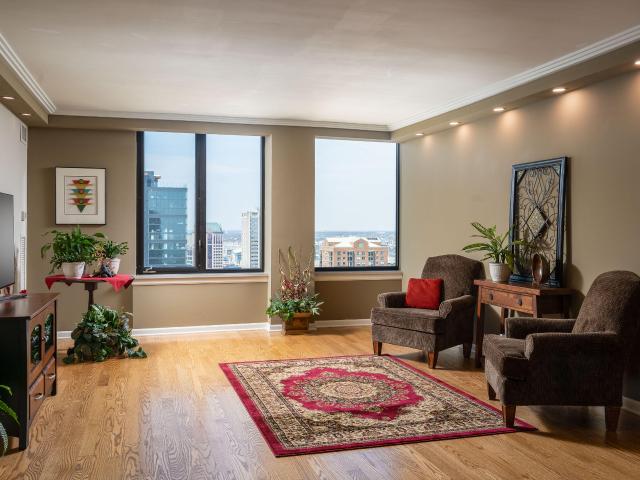 929 N Astor St, Unit 2305