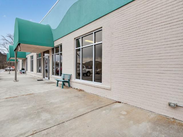 929 N Main