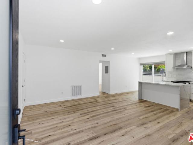 929 N Stanley Avenue 1