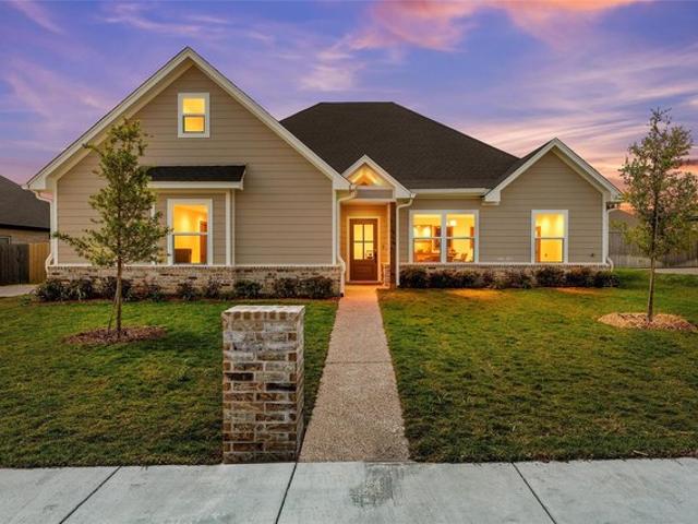929 Northern Dancer Dr, Hewitt, TX 76643