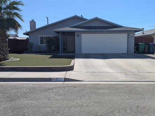 929 S Yorktown St, Ridgecrest, CA 93555
