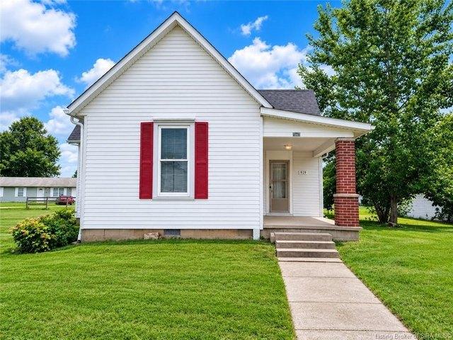 929 S Main St, Scottsburg, IN 47170