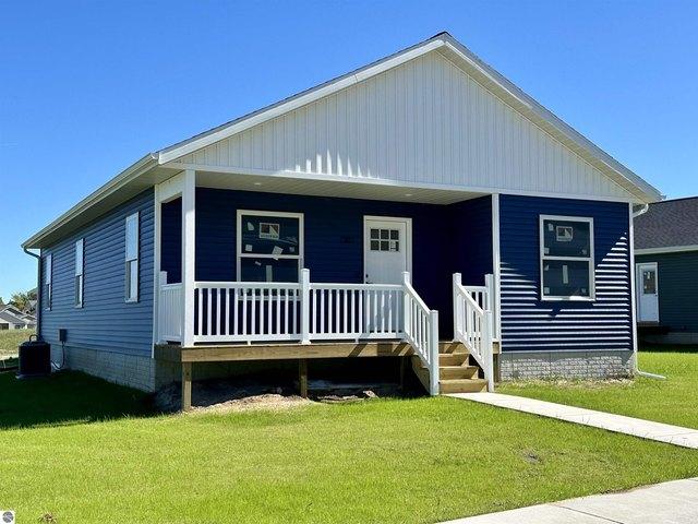 929 Sepia St, Traverse City, MI 49696
