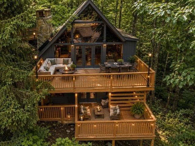 929 Stans Ct, Gatlinburg, TN 37738