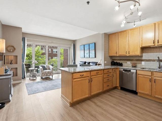 929 Portland Ave Apt 208, Minneapolis, MN 55404