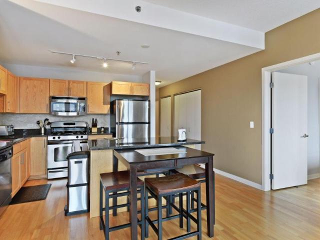 929 Portland Avenue S # 1203