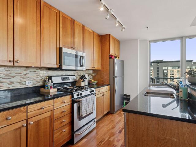 929 Portland Avenue # 1305