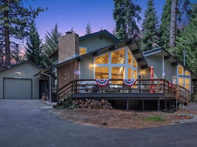 929 Peninsula Dr, Lake Almanor, CA 96137