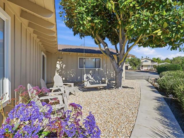 929 Pepper Tree Ln, Fallbrook, CA 92028 | MLS #NDP2601 | Compass