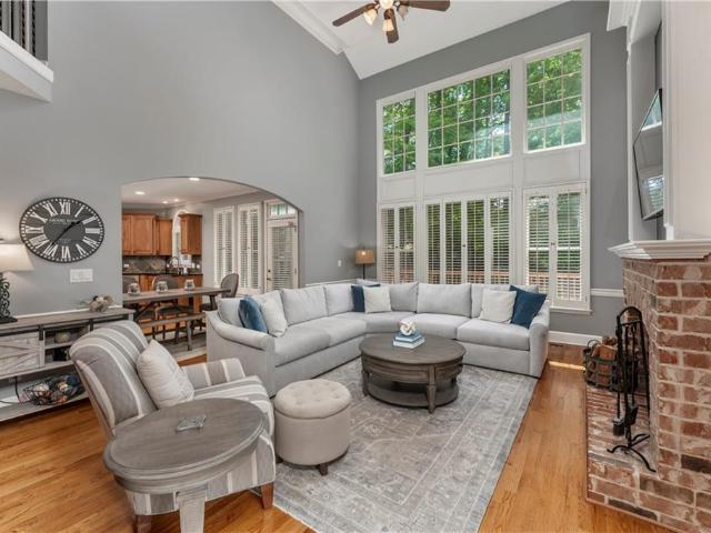 929 Ravenwood Way