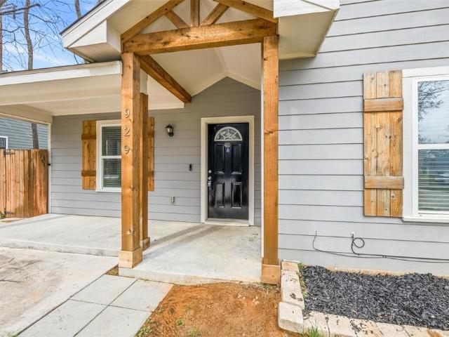 929 W Collins St, Denison, TX 75020 | MLS #21194 | Compass