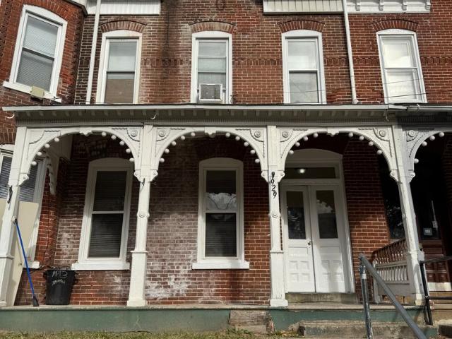 929 W Gordon Street