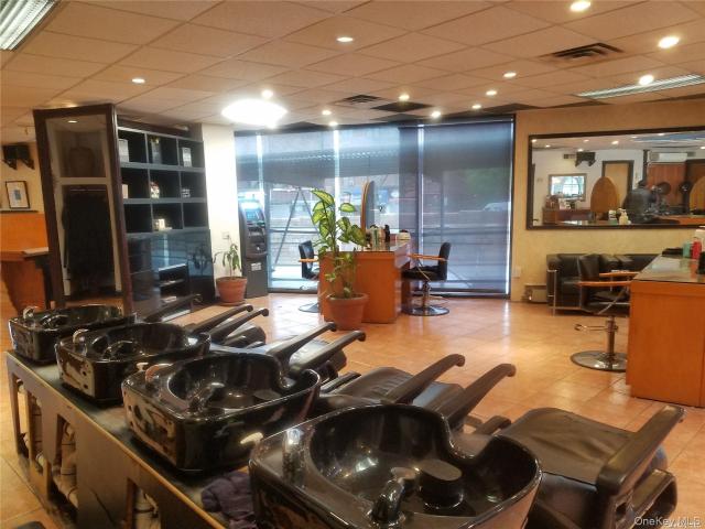 92 29 Queens Boulevard Cu15