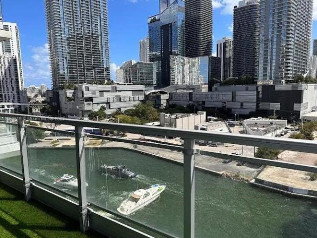 92 3rd St SW #1105, Miami, FL 33130