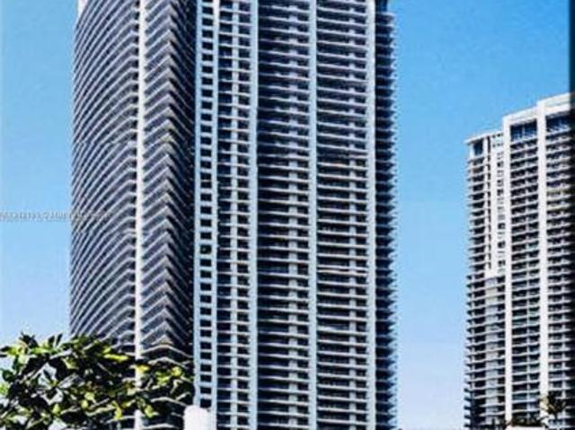 92 3rd St SW #1705, Miami, FL 33130