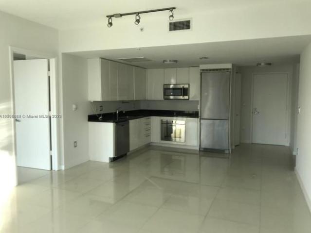 92 3rd St SW #2103, Miami, FL 33130