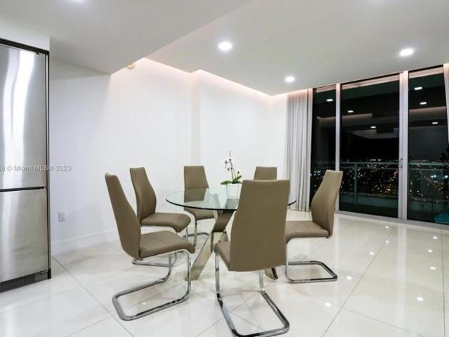 92 3rd St SW #2809, Miami, FL 33130