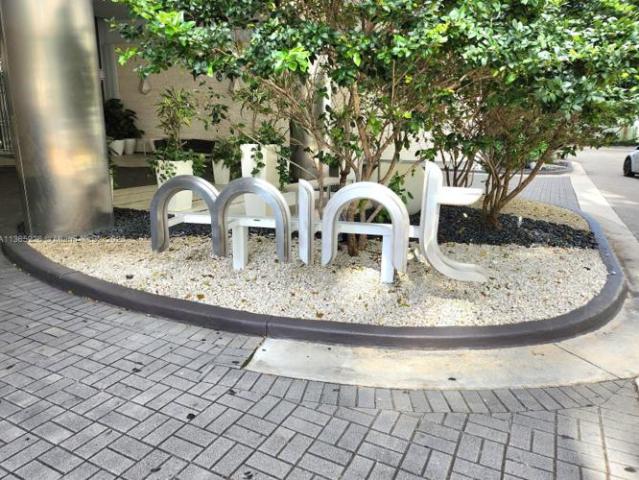 92 3rd St SW #2905, Miami, FL 33130