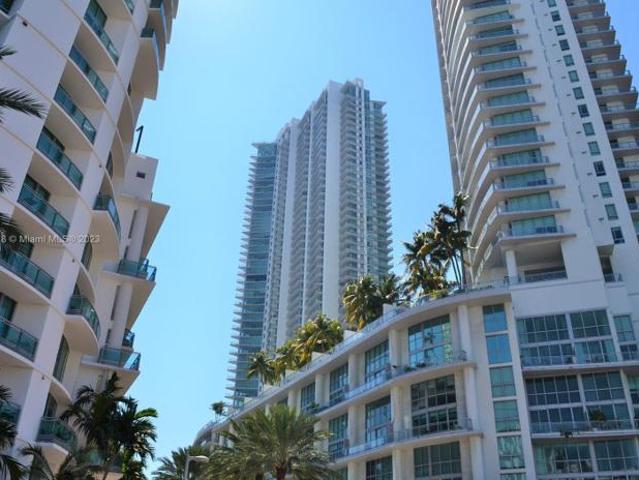 92 3rd St SW #3110, Miami, FL 33130