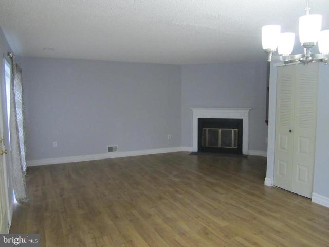 92 Versailles Court