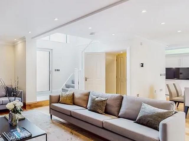 92 Warwick Gardens, London, W14 8PR, United Kingdom | 2 bed house for rent #166856532 | Rentberry