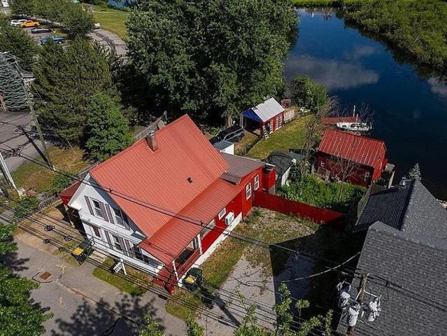 92 Water St, Laconia, NH 03246