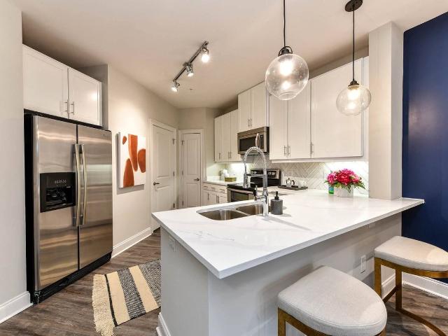 92 West Paces 2 Bedroom Apartment for Rent at 92 W Paces Ferry Rd Nw, Atlanta, GA 30305 Peachtree Heights West