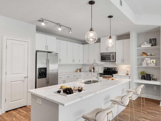 92 West Paces 2 Bedroom Apartment for Rent at 92 W Paces Ferry Rd Nw, Atlanta, GA 30305 Peachtree Heights West