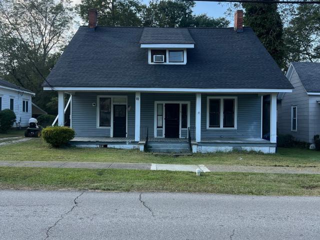 92 Woodlawn Avenue