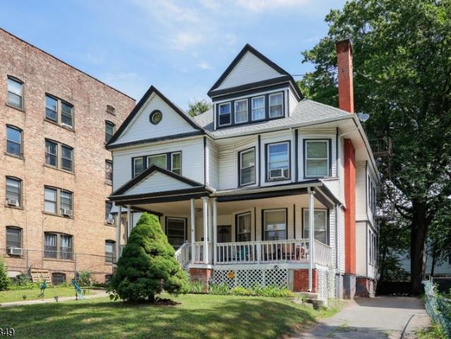 92 Chestnut St