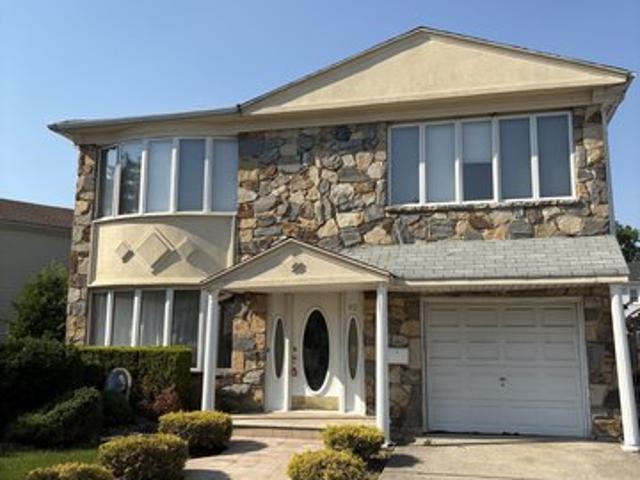 92 Dawson Cir, Staten Island, NY 10314