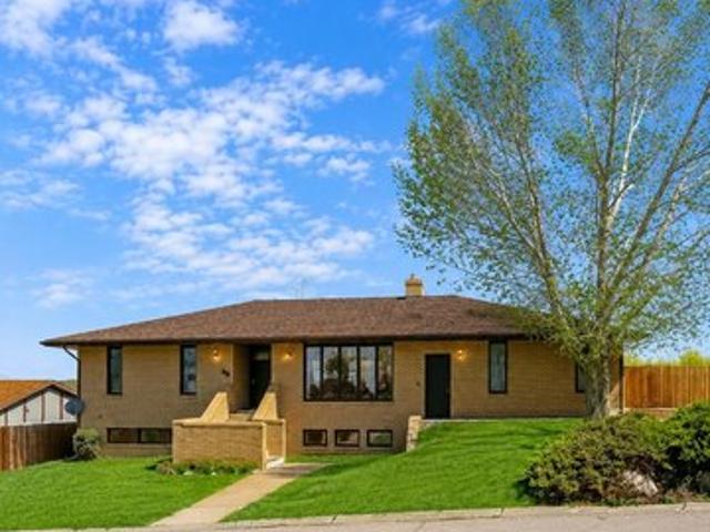 92 Declaration Dr, Evanston, WY 82930