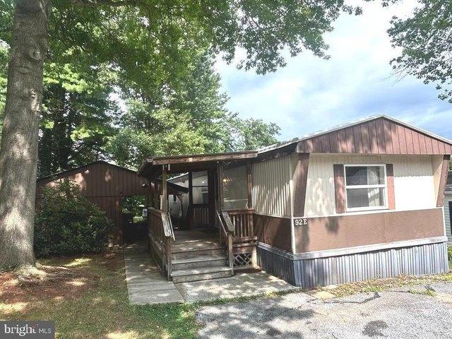 92 E Mic Nan Dr, Middletown, PA 17057