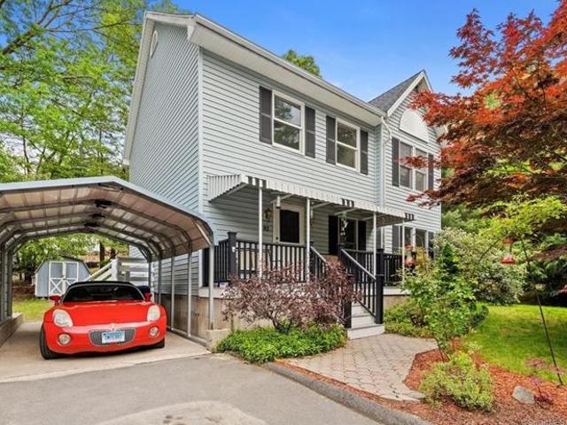 92 E Shore Blvd, Farmington, CT 06085