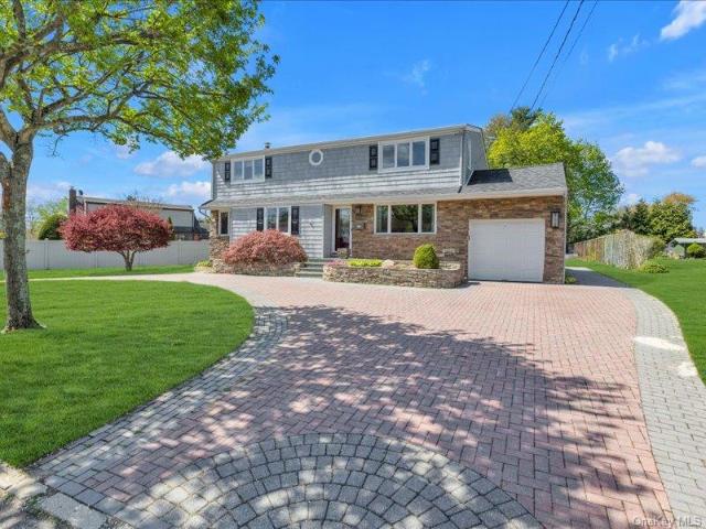 92 Elberta Dr, East Northport, NY 11731 | MLS #986586 | Compass